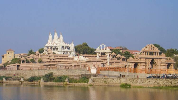 Gadhada Swaminarayan Mandir, timings, history, and travel guide