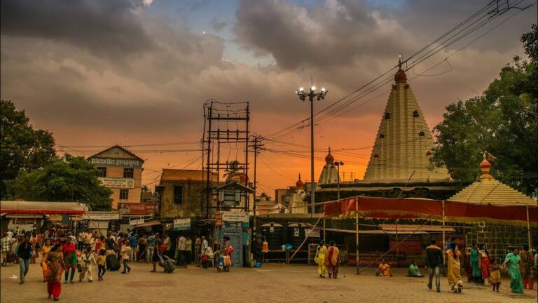 Maha Laxmi Mandir Kolhapur, timings, history, and how to reach