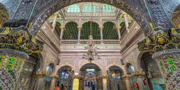 Kanch Mandir Indore, timings history, travel guide and how to reach